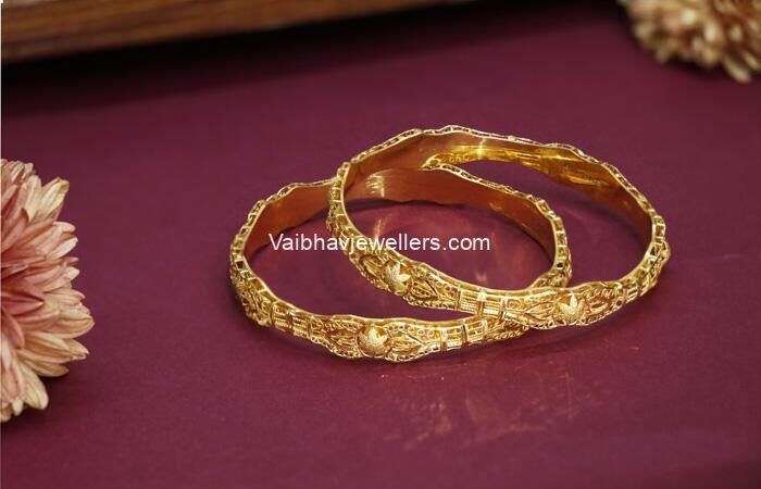 Shop South Indian Gold Bangles | Authentic Collection