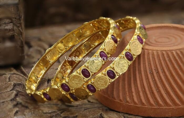 Shop South Indian Gold Bangles | Authentic Collection